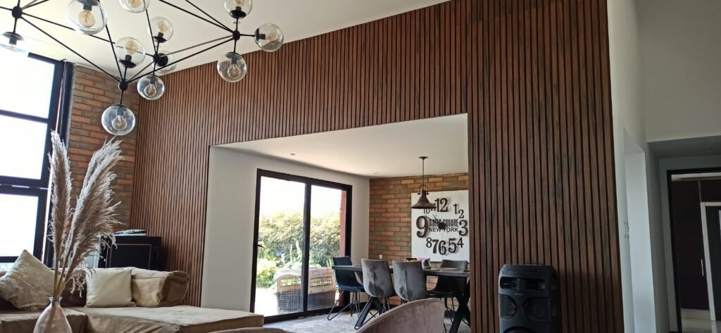 Panel WPC Olmo Rústico - Super Ceramic Colombia